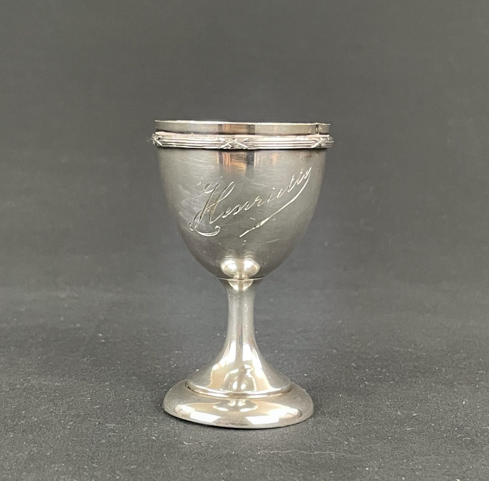 Coquetier enrubanné en argent - Louise Antiquités
